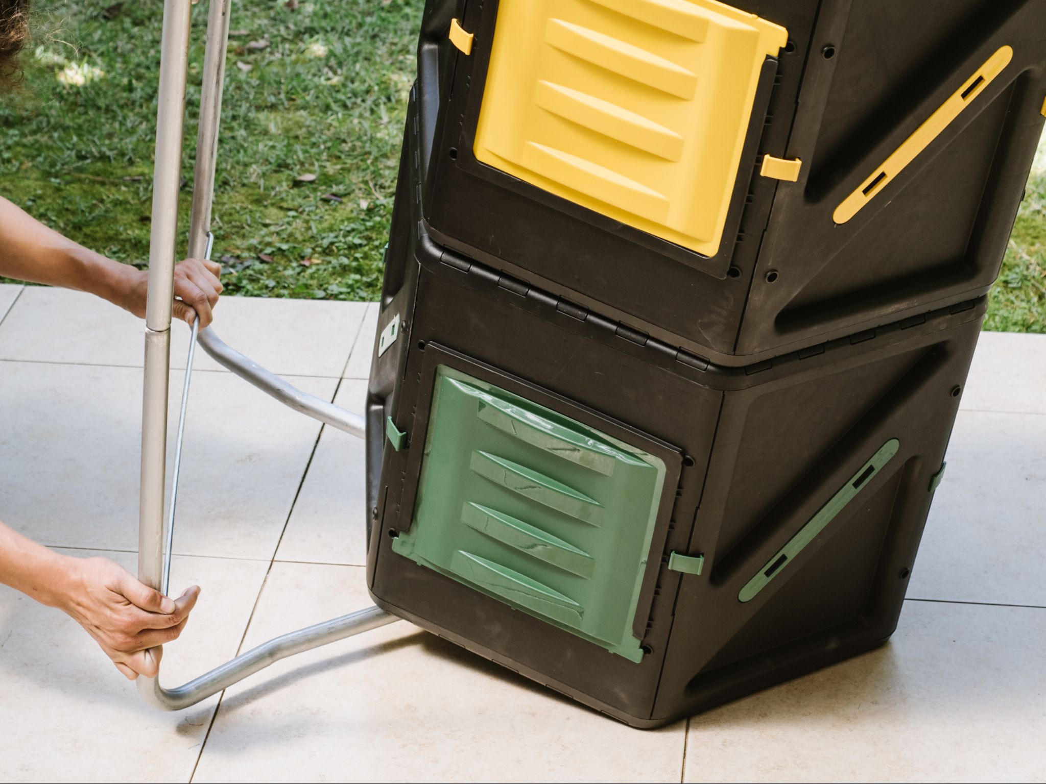 105X2 assembly – Miracle Gro composters assembly guide