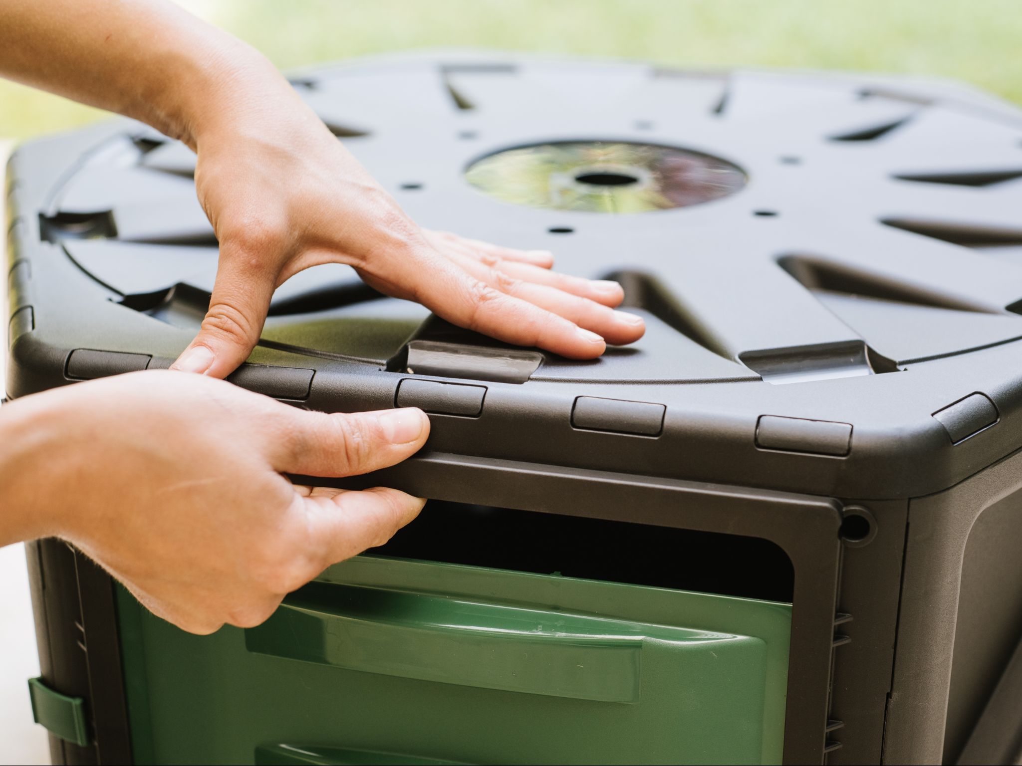 105X1 assembly – Miracle Gro composters assembly guide